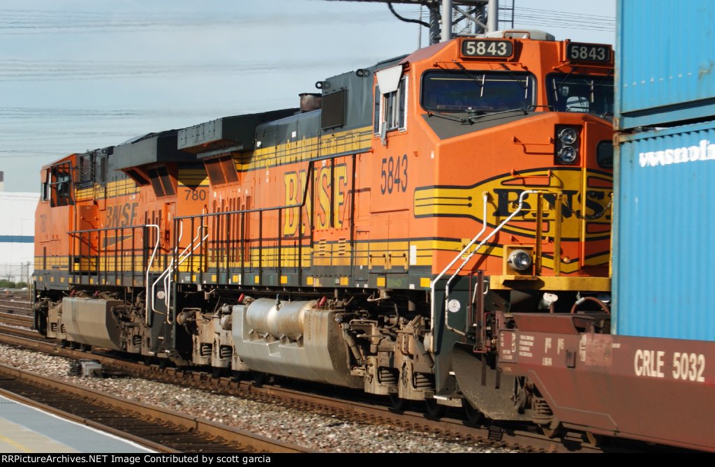 BNSF 5843